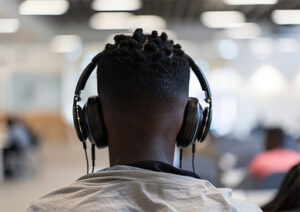 Understanding Causes of Humming Noise in the Ear - IHT